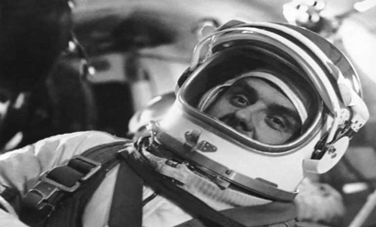 Vladimir Komarov: Uzayda Hayatını Kaybeden ve Dünyaya Düşen Sovyet ...